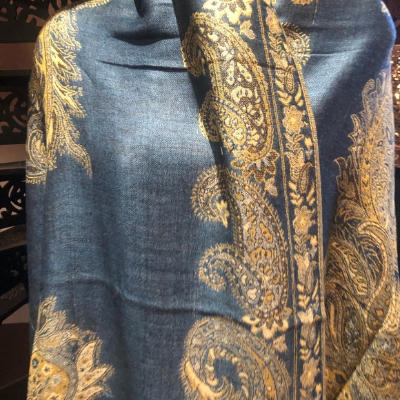 Nemesis jewelry nyc | Accessories | Vintage Metallic Gold Paisley ...